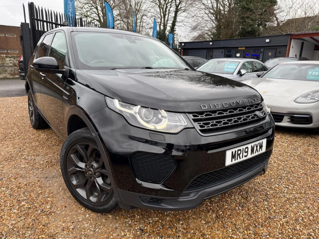 Used LAND ROVER DISCOVERY SPORT 2019 Black for sale - £19990 in LU6 1NX ...